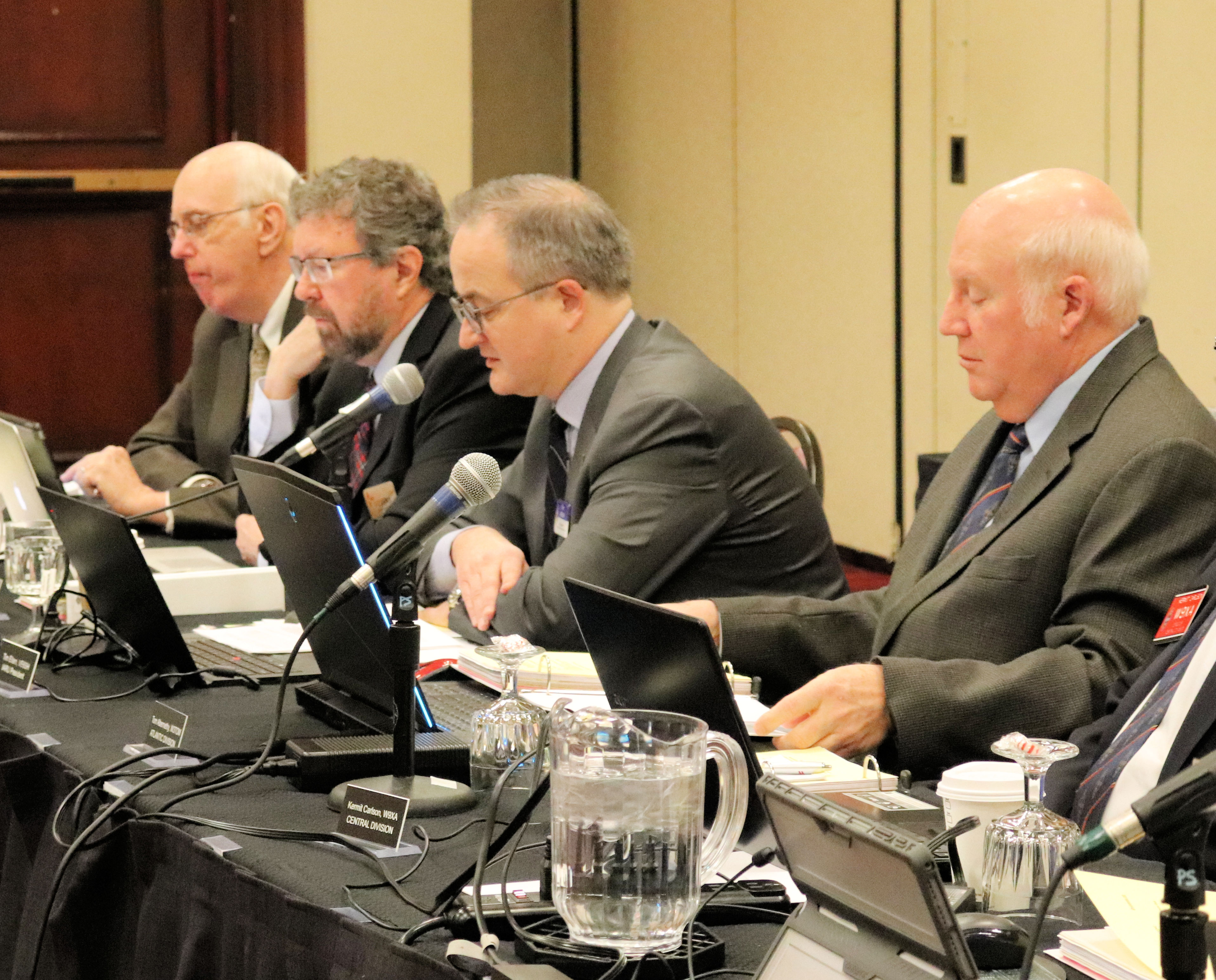 ARRL Board of Directors Agrees to Review of Conduct Code for Directors