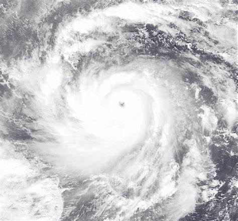 Hams Respond as Hawaii Threatened by Three Major Storms