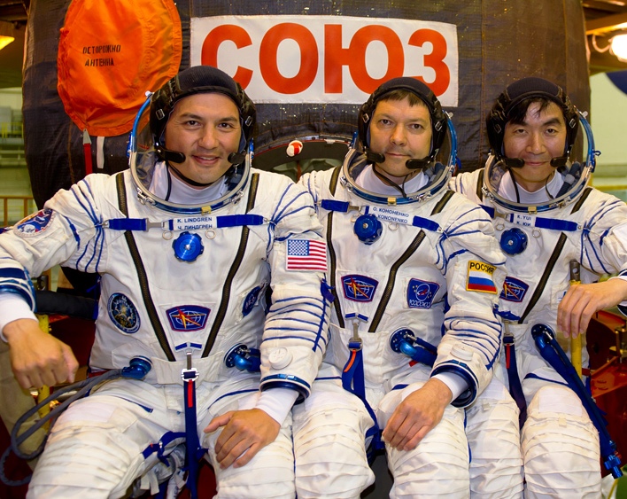 All-Ham ISS Crew Increment Returns to Earth After 141 Days in Space